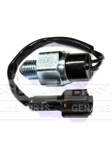 Датчик заднего хода/нейтрали ISUZU NQR71/75/90/NLR85/NMR85/NPR75 Besuto ...